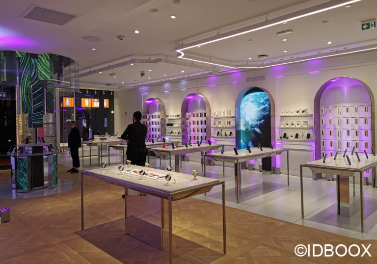 Huawei ouvre une belle boutique à Paris, visite du Flagship Store vidéo